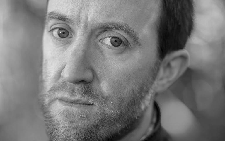 A portrait session with actor Nik Howden in a stream