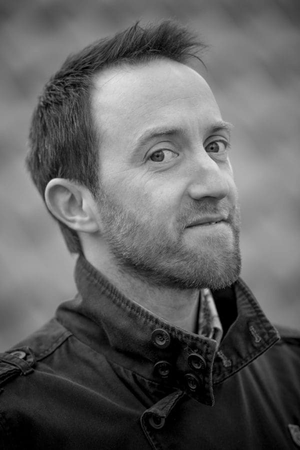 A portrait session with actor Nik Howden in a stream